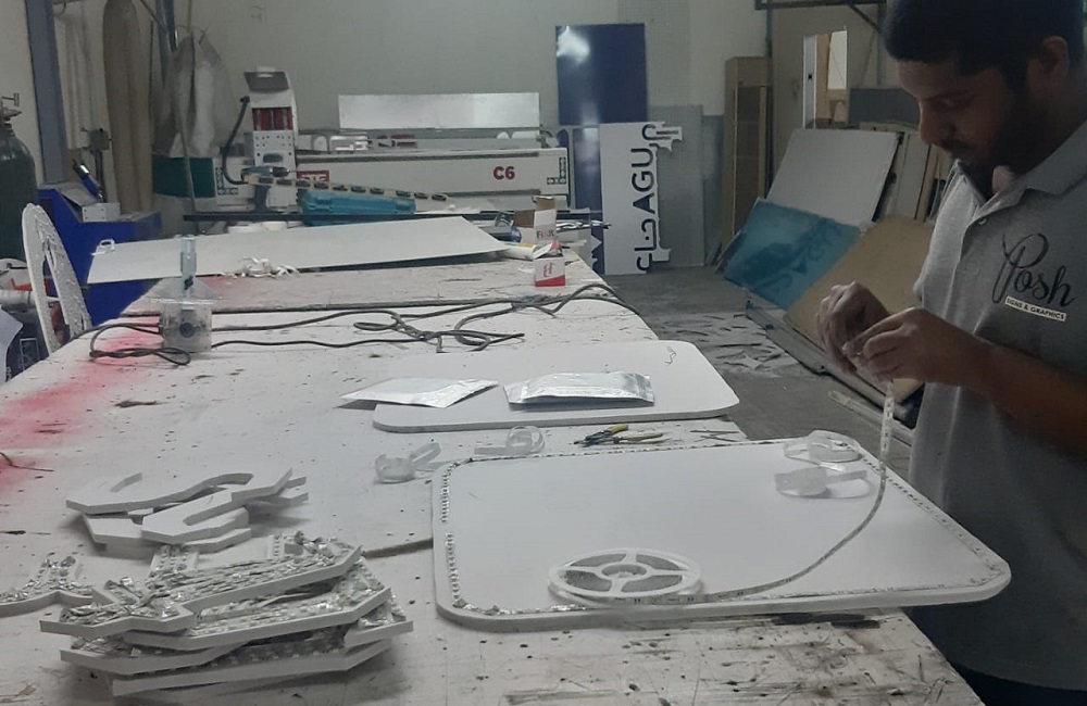 Posh Signs And Graphics